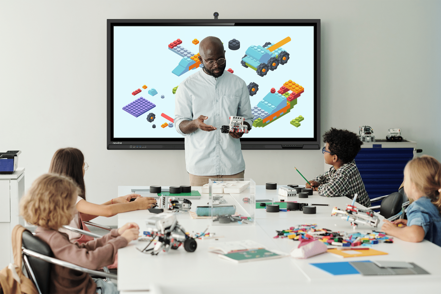 Elara Pro Android 13 Google EDLA Certified Interactive Display