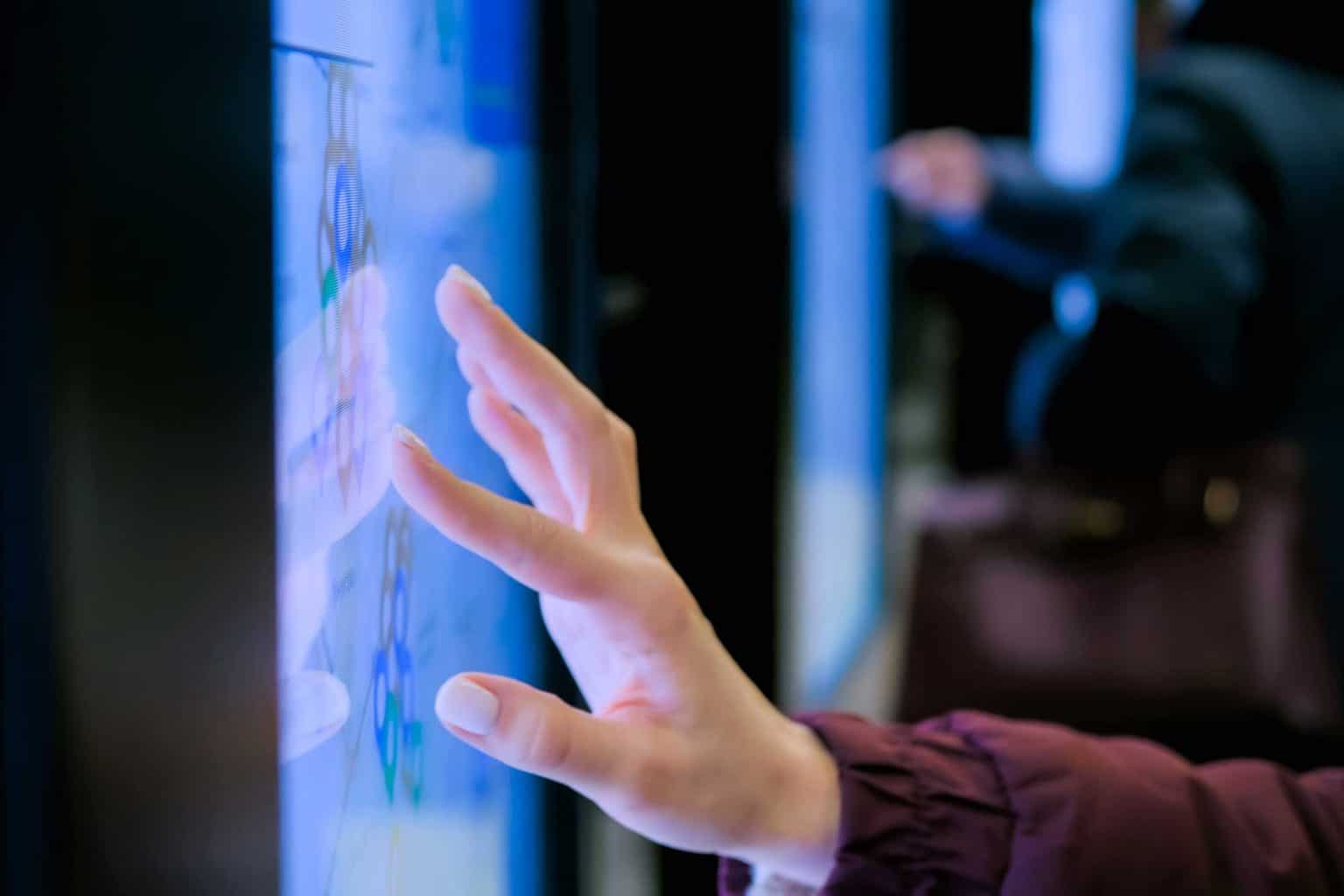 Q Pro Elite Google EDLA Certified Interactive Display